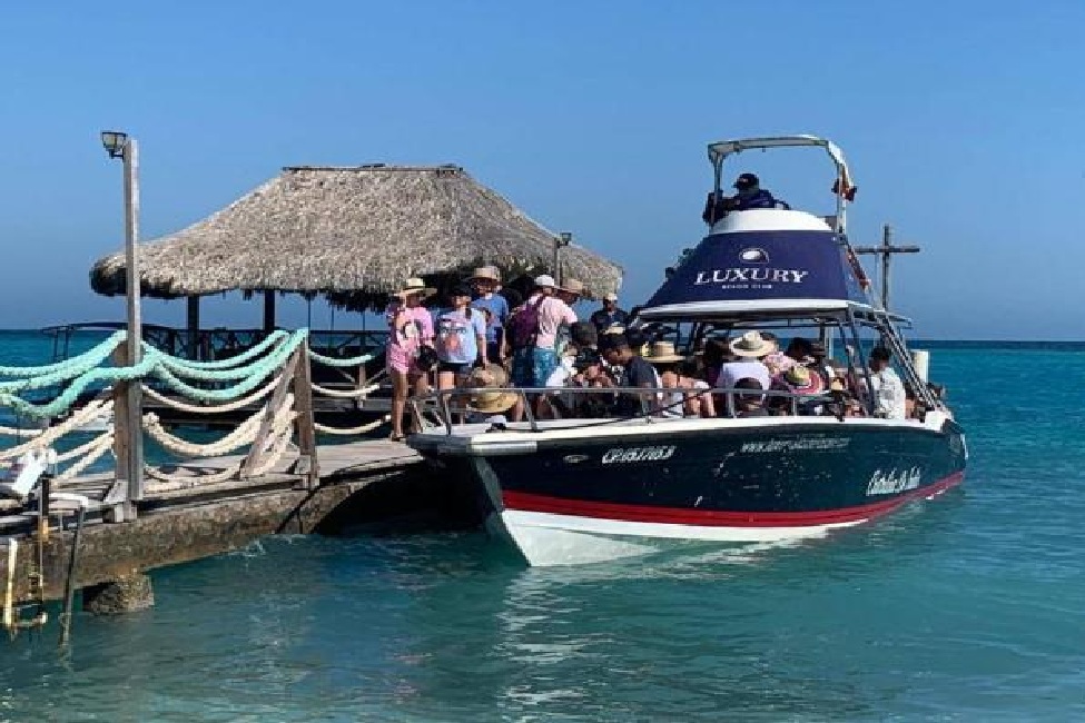 Turista italiano permanece en UCI tras grave accidente marítimo en las ...